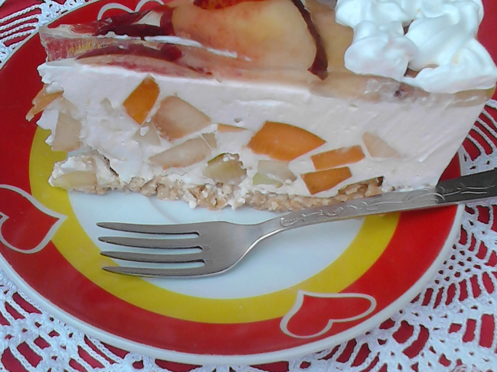 Jogurt torta sa nektarinama - Coolinarika
