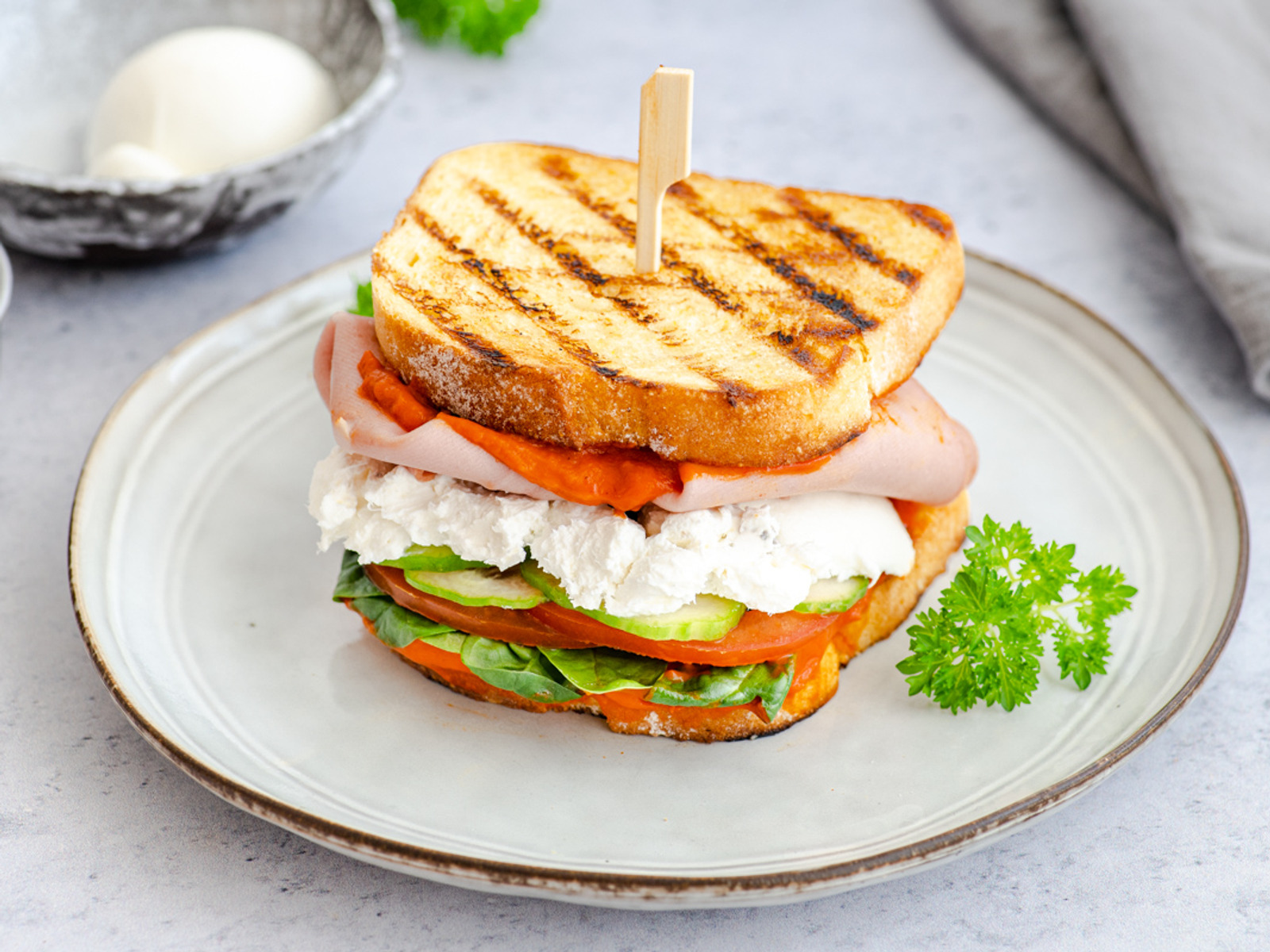 ZIK ZAK sendvič s burratom i mortadelom - Coolinarika