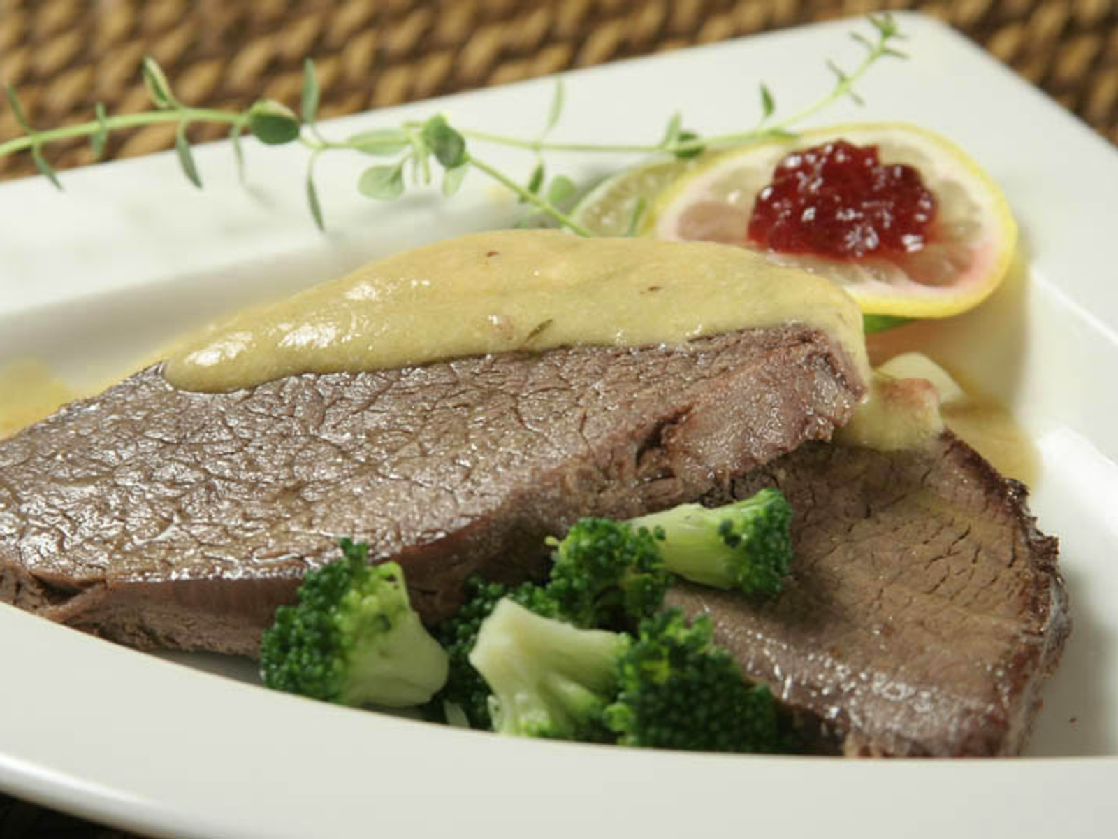 Caprioara in sos de merisoare ♥ Podravka