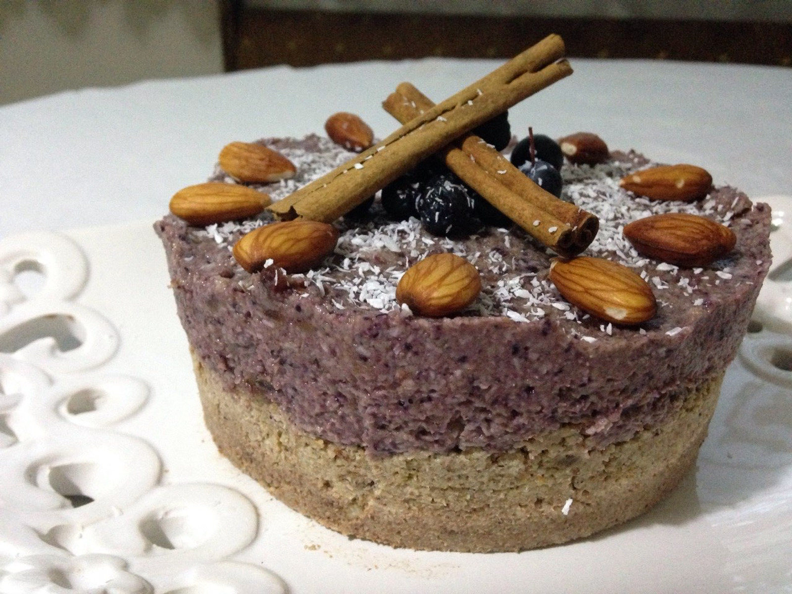 Sirova torta sa aronijom - Coolinarika