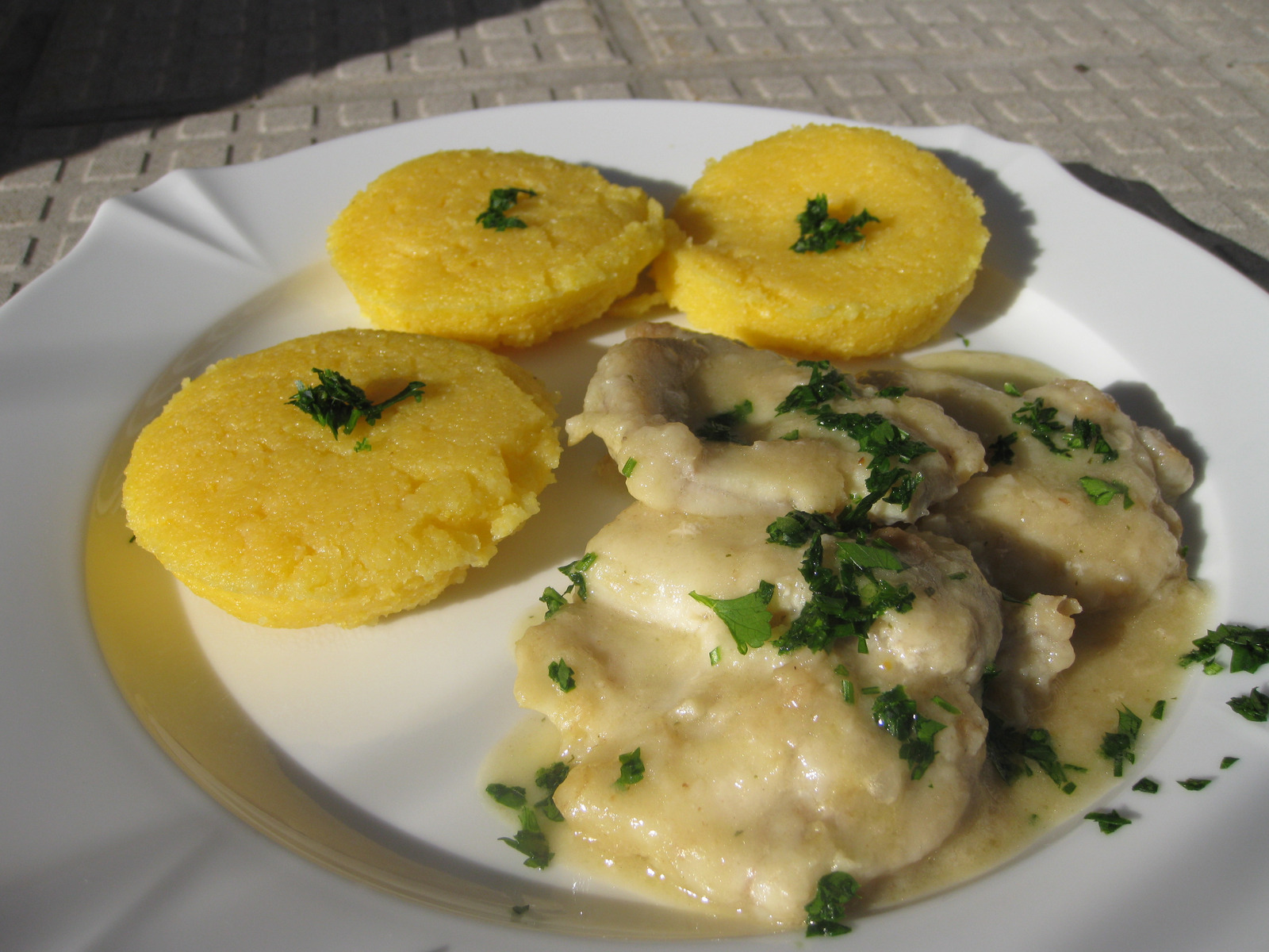 Grdobina u bijelom vinu - Coolinarika