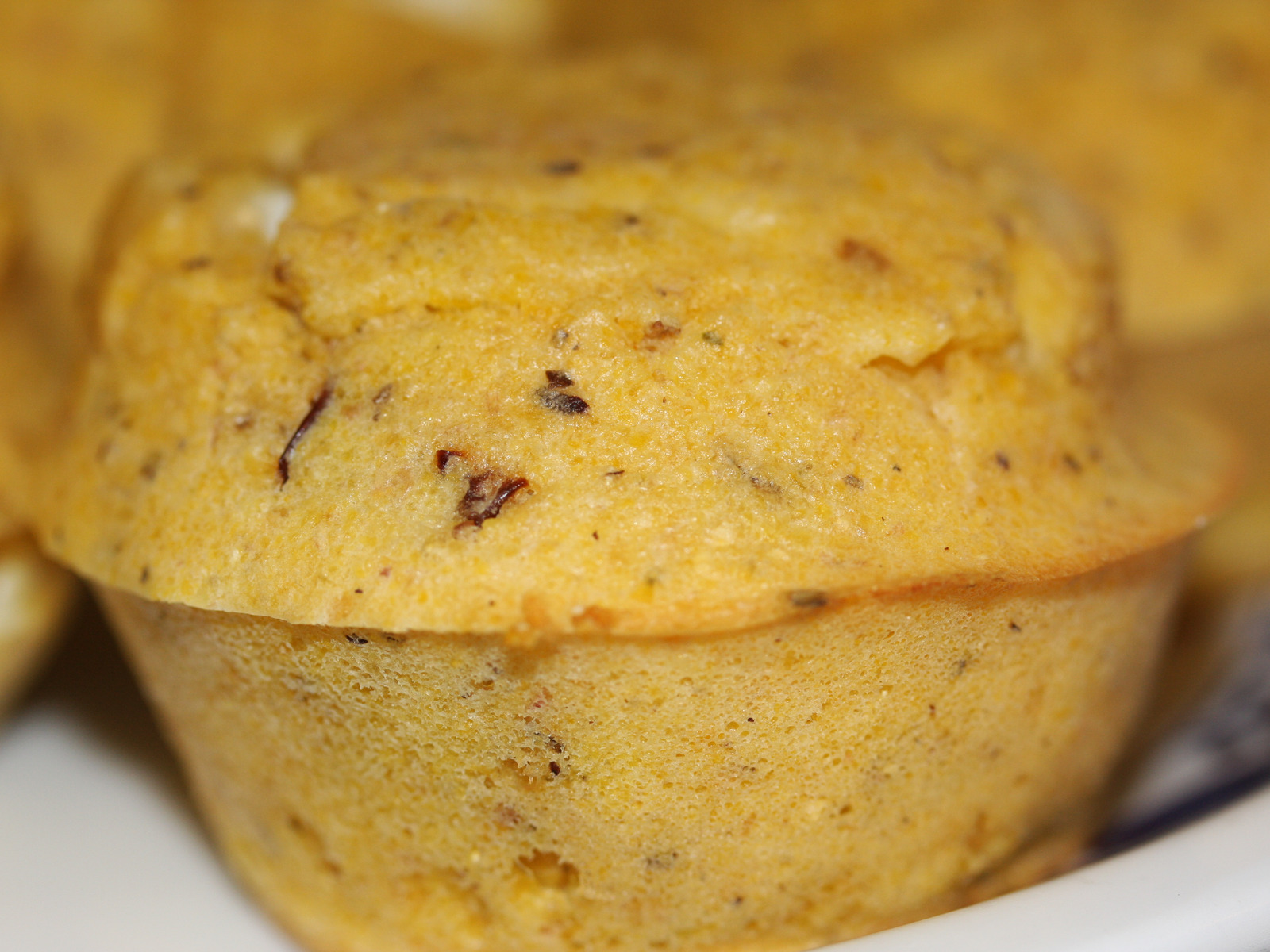 slani muffini sa sušenim rajčicama i sirom - Coolinarika