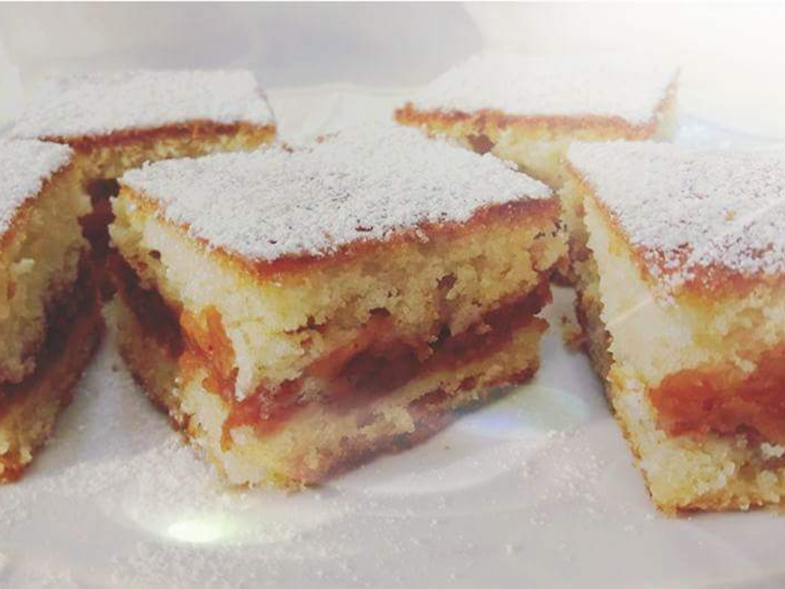 - Biskvit-sa-jabke - - Coolinarika