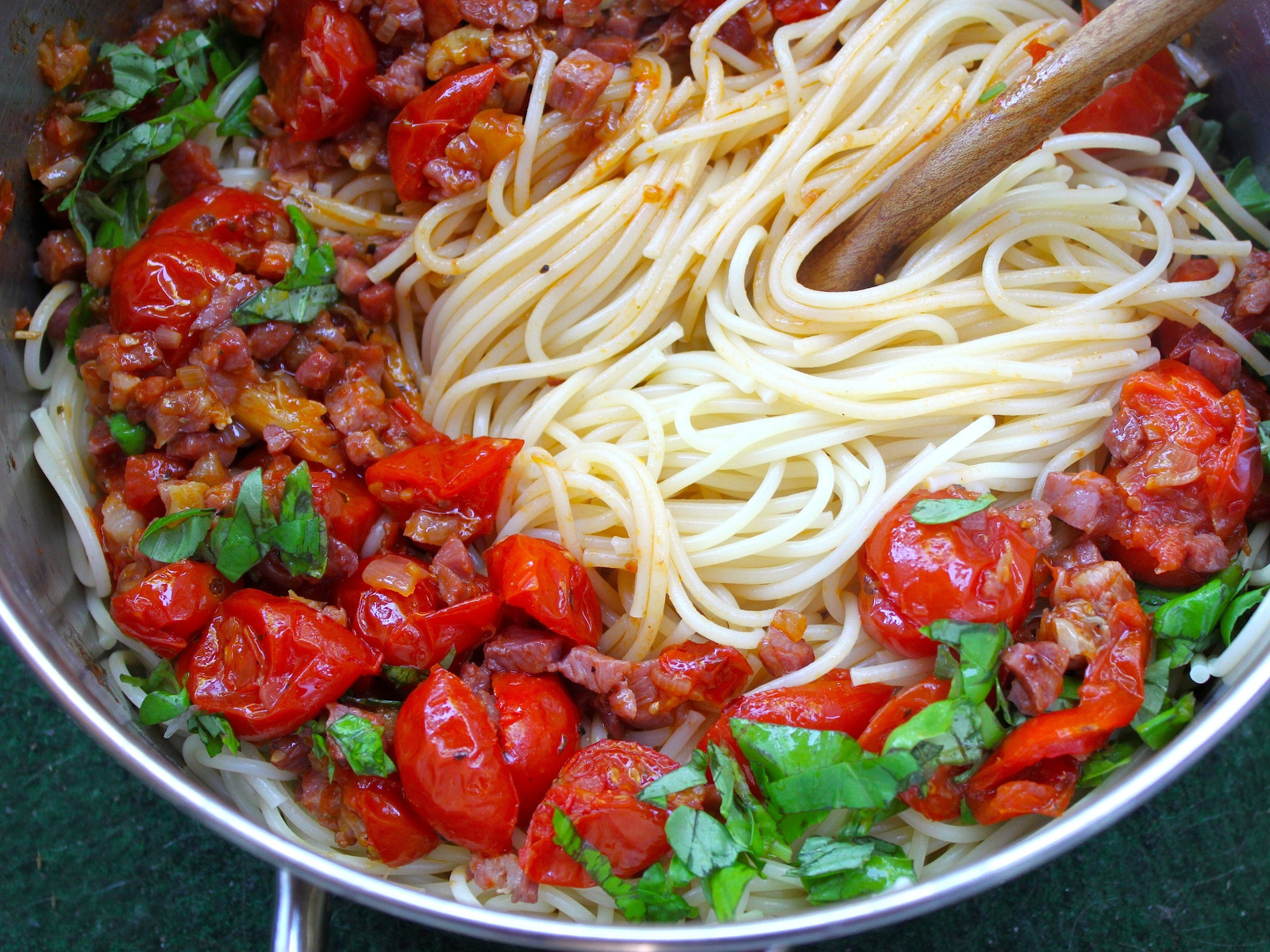 Spaghetti u umaku od pecene rajcice - Coolinarika
