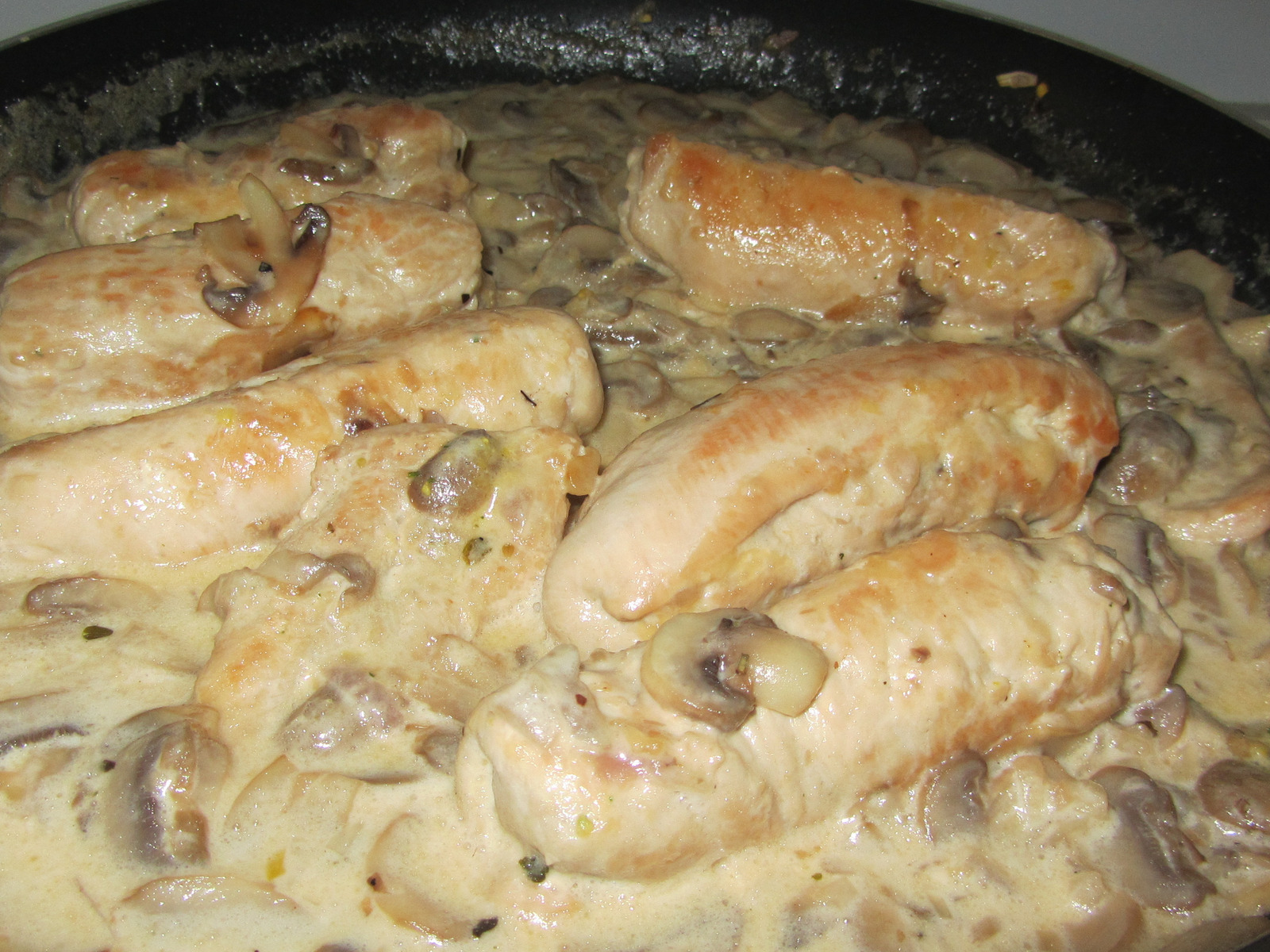 Pureće rolice u umaku od šampinjona - Coolinarika