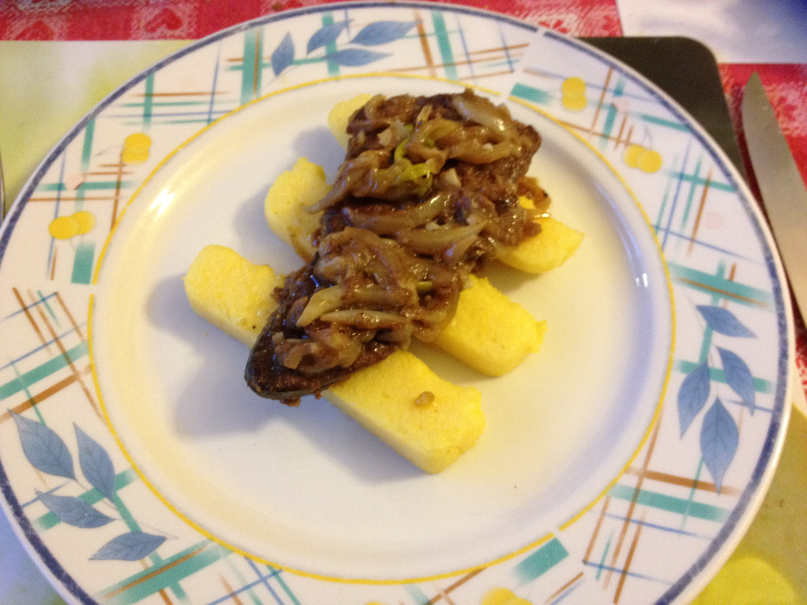 Juneća jetrica sa palentom - Coolinarika