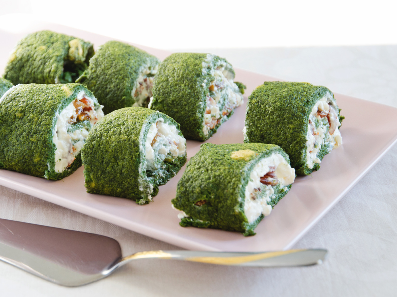 Špinat Rolice Sa Sirom I Slaninom - Coolinarika