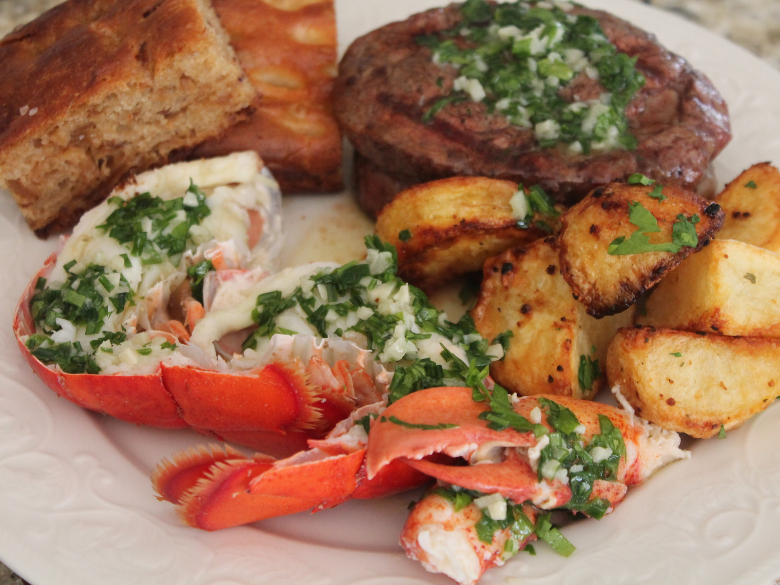 Surf and Turf sa aromaticnim maslacem - Coolinarika