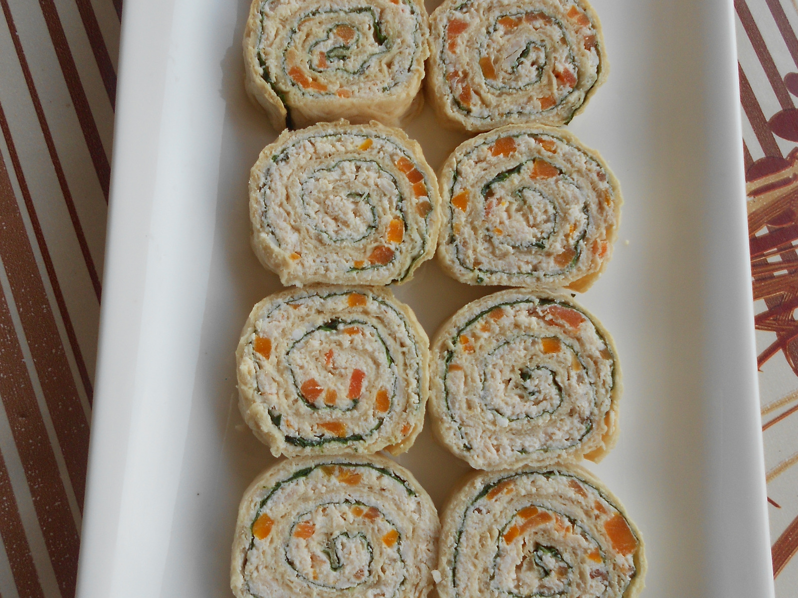 Slana rolada sa mlecnim namazom - Coolinarika