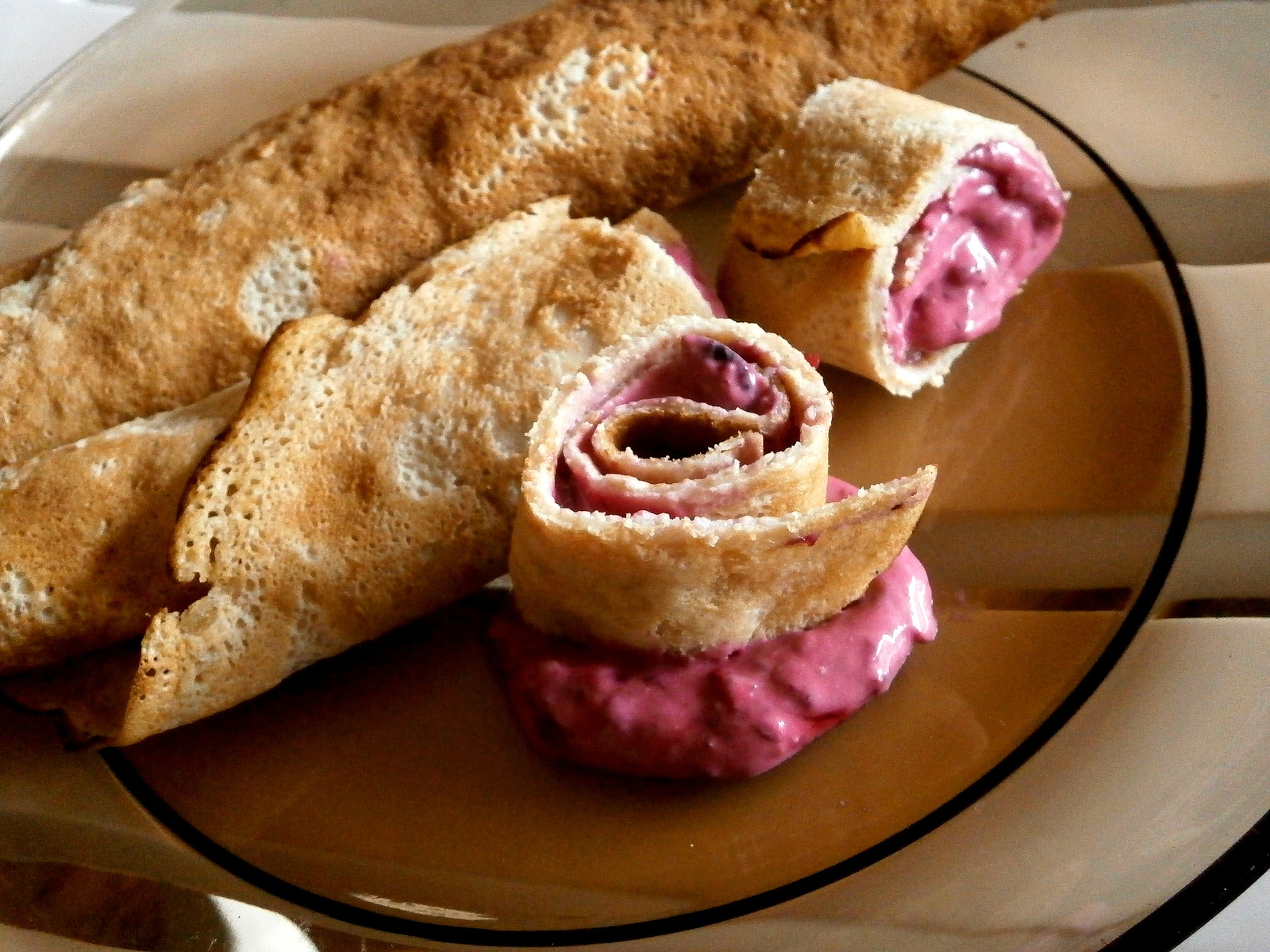 Palačinke s nadjevom od bobičastog voća i milerama - Coolinarika