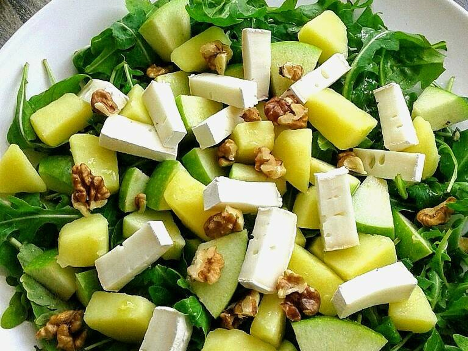 salata sa rukolom,jabukom,krompirom... - Coolinarika