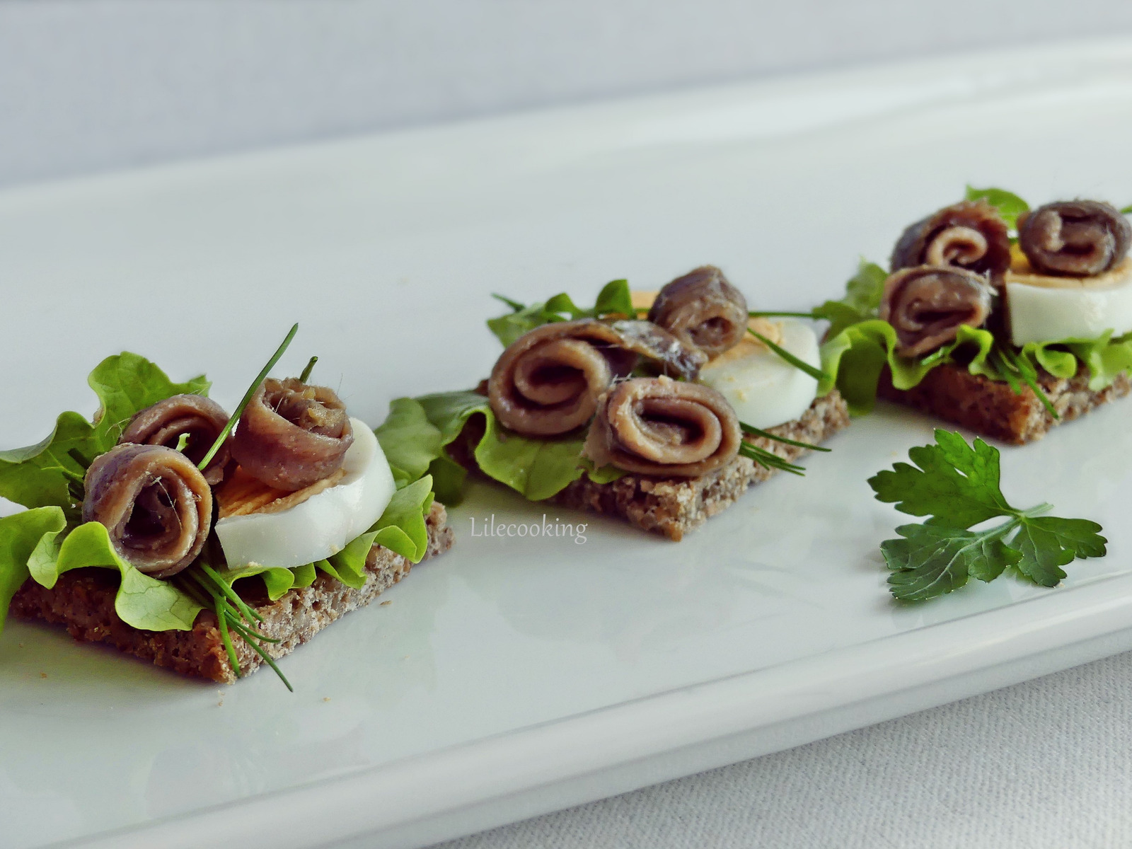 Kanape sa slanim inćunima i jajem - Coolinarika