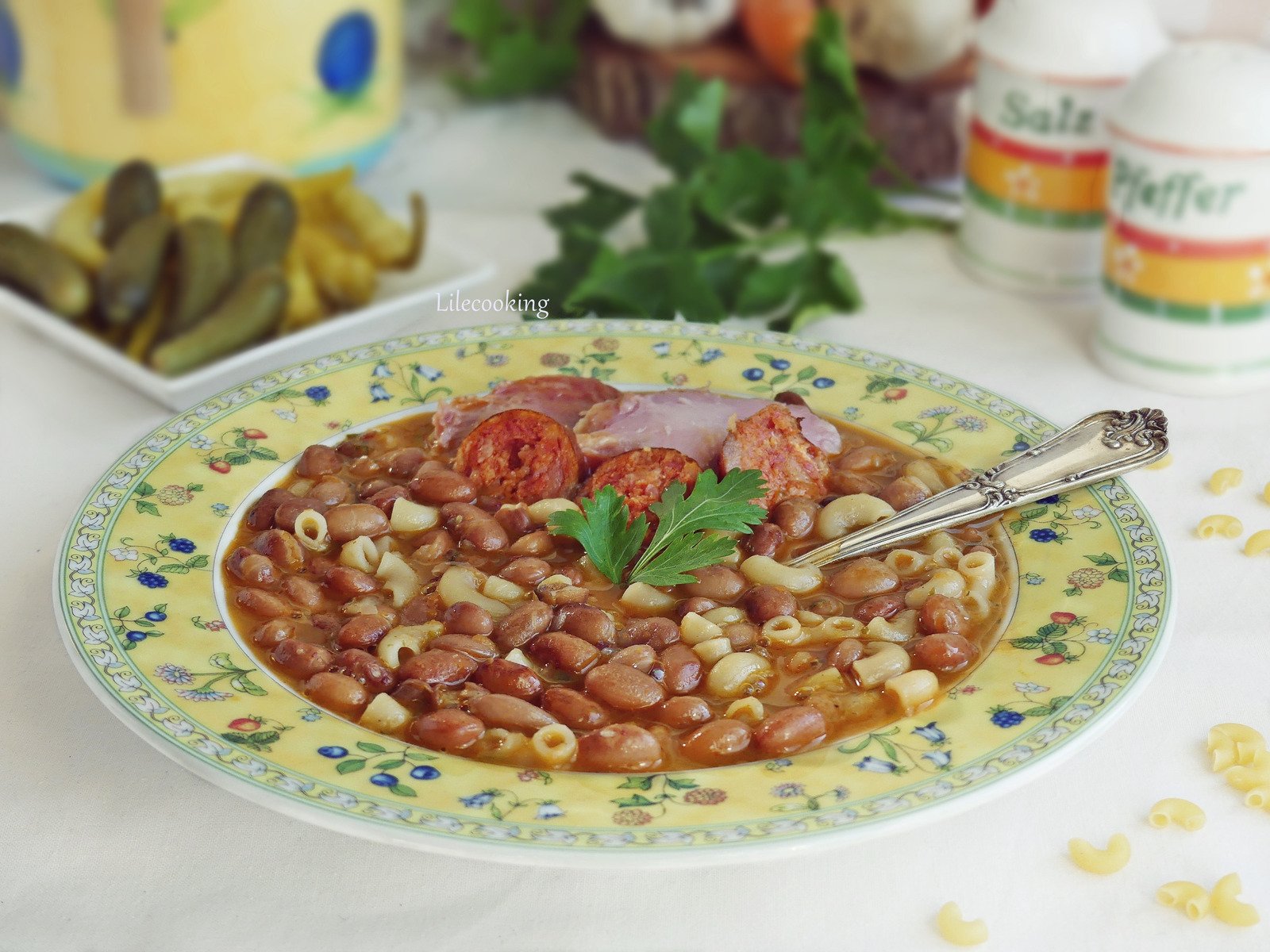 Pašta fažol (grah sa suhim mesom) - Coolinarika