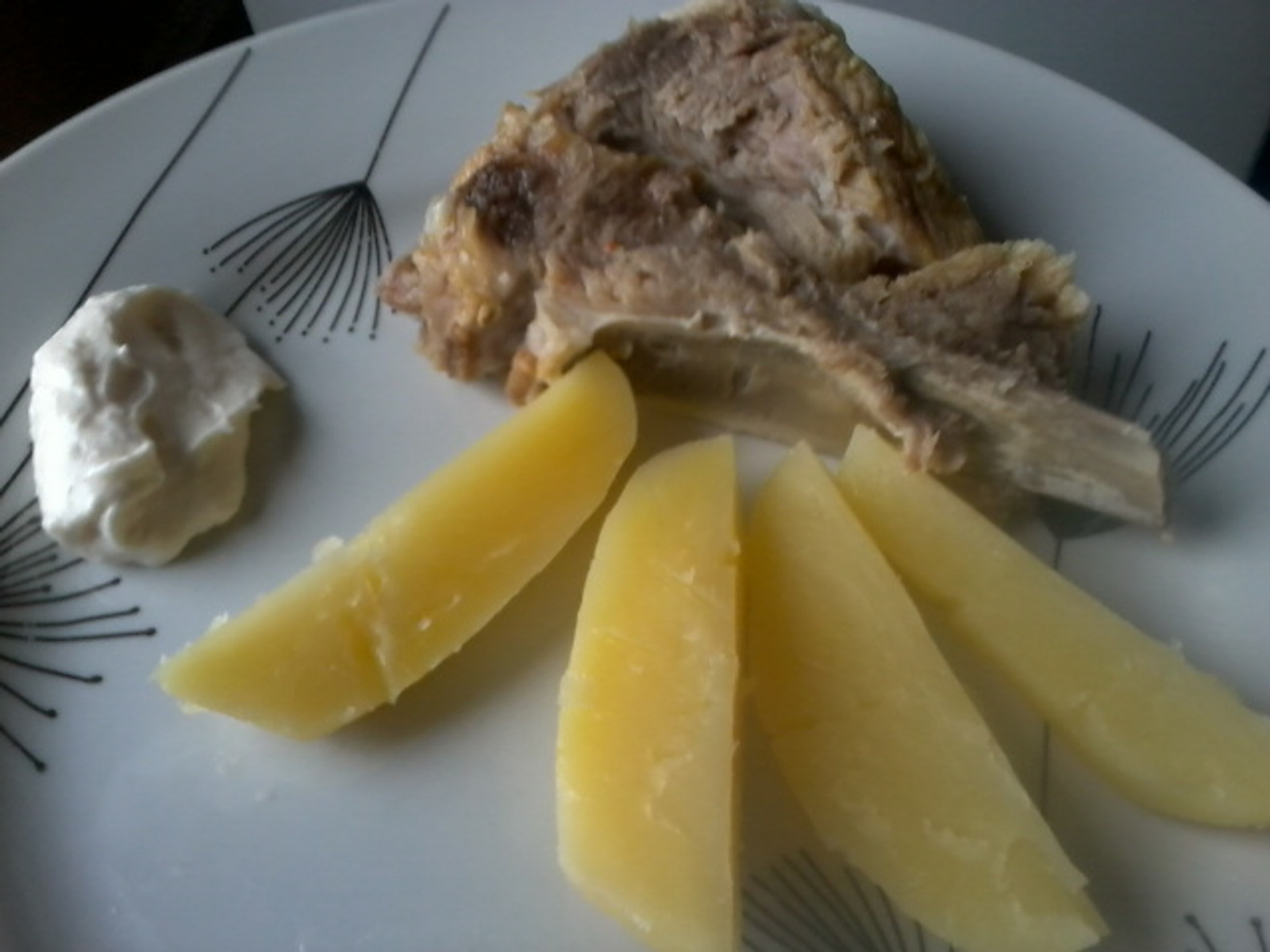 REBRA IZ RASOLA SA KUHANIM KRUMPIROM I HREN UMAKOM - Coolinarika