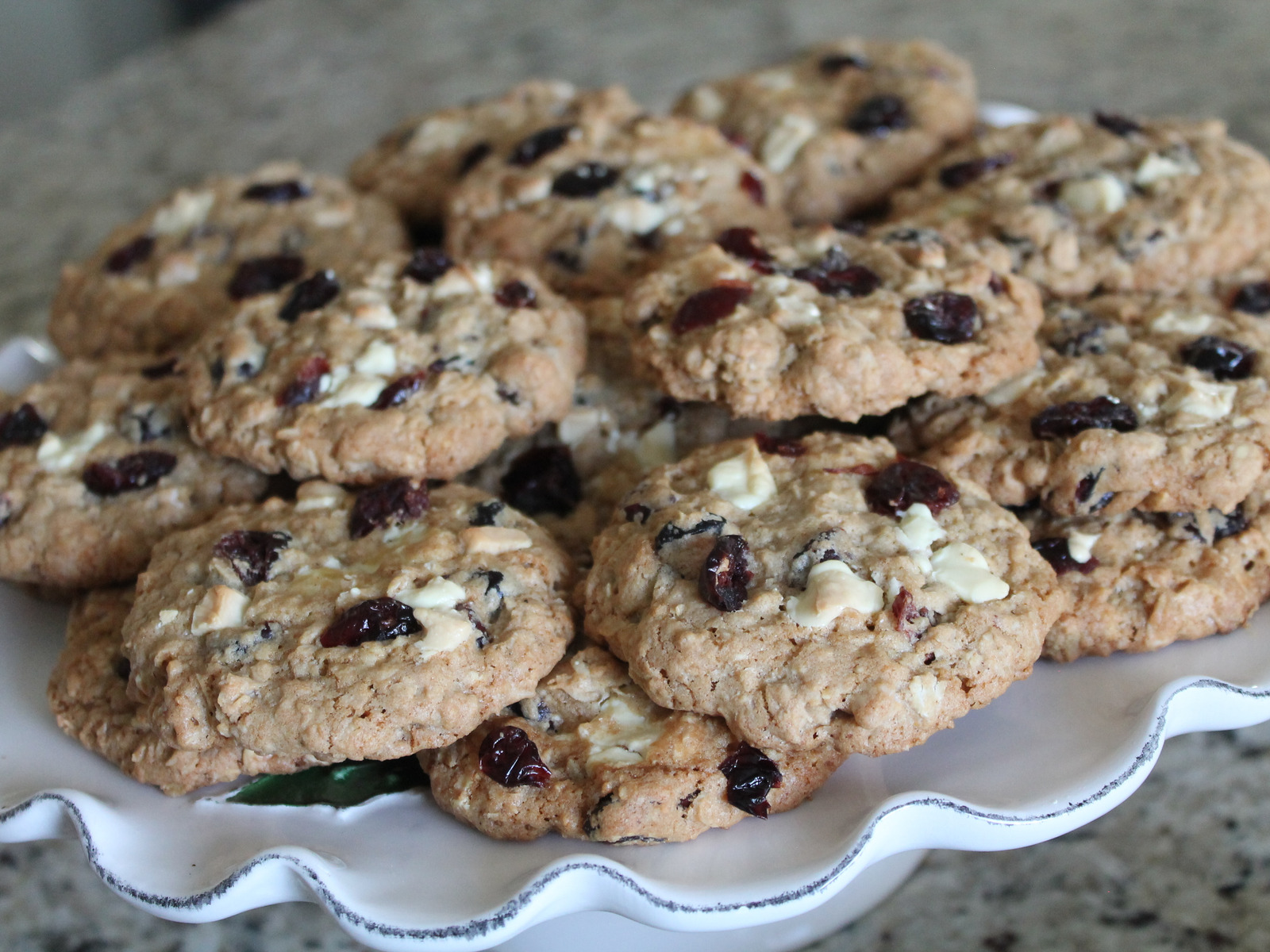 Keksici od zobenih pahuljica sa brusnicama i bijelom cokoladom ...