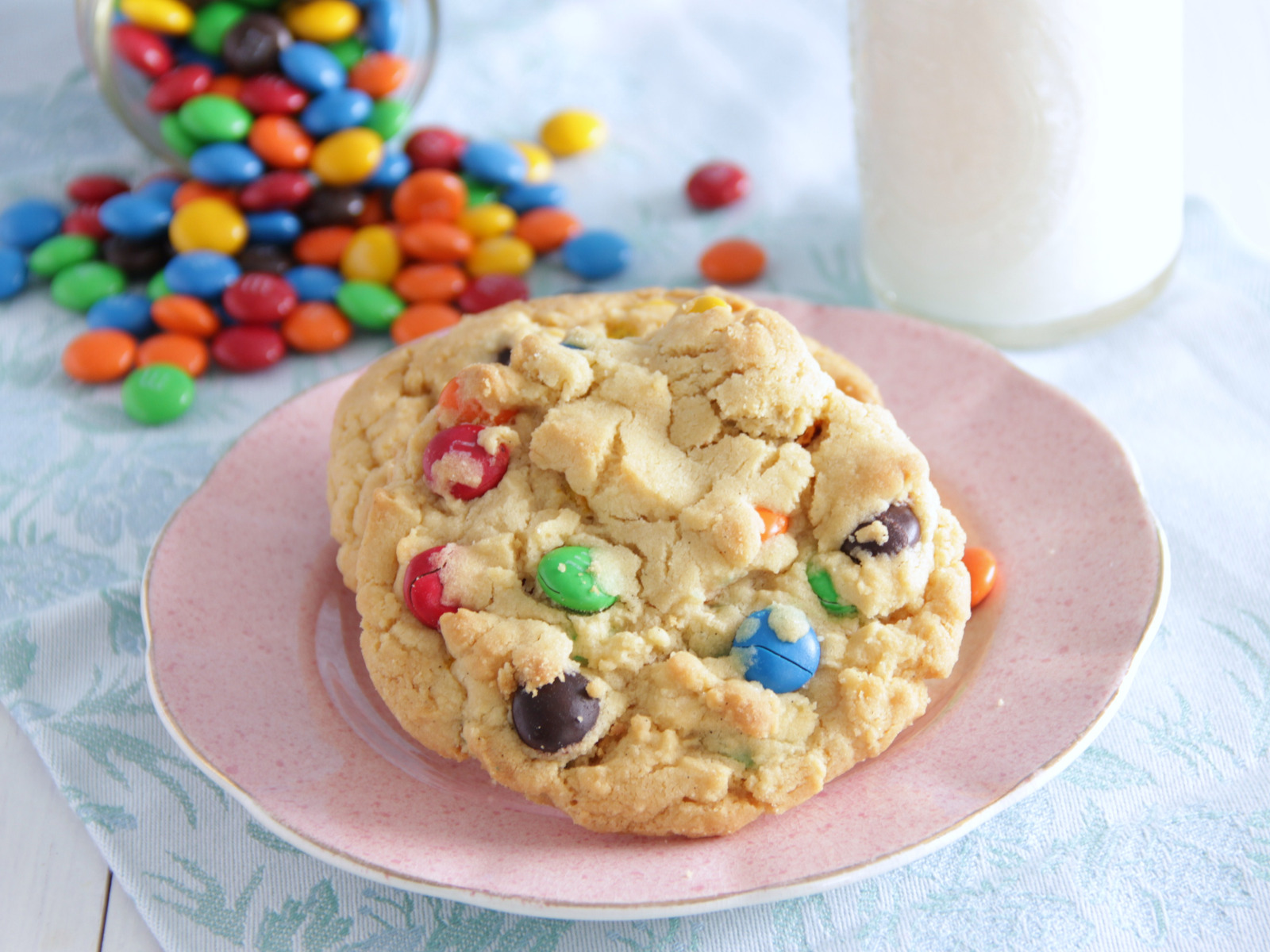 M & M cookies - Coolinarika