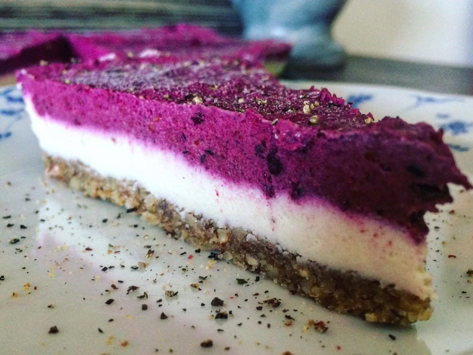 Sirova torta sa sumskim vocem - Coolinarika