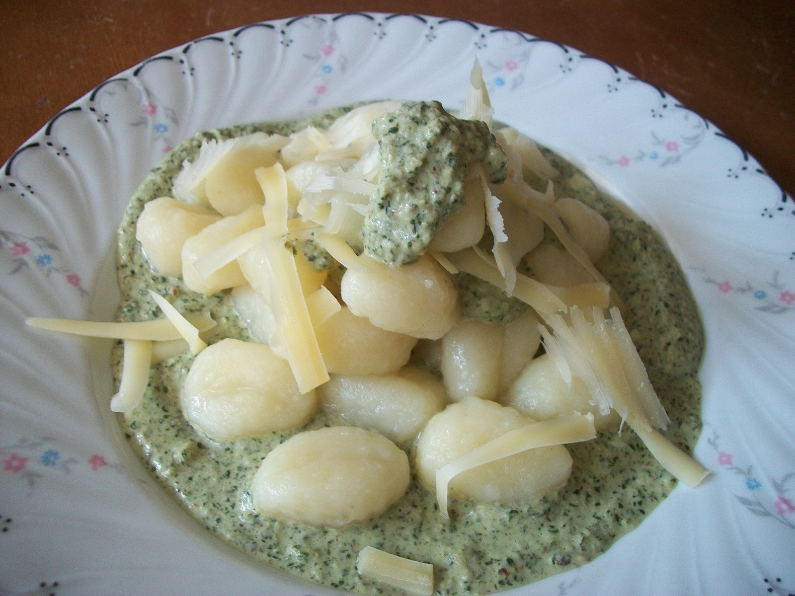 NJOKI, PESTO,SIR - Coolinarika