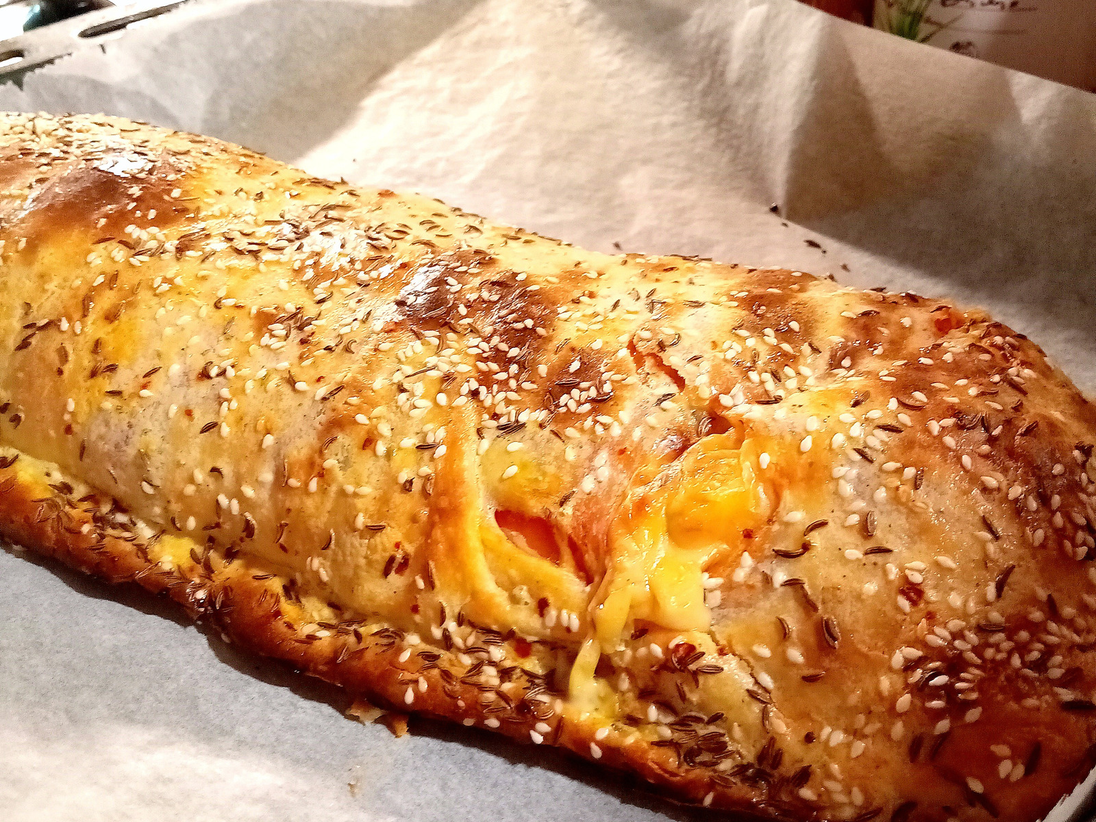 Slana rolada s prsutom i sirom - Coolinarika