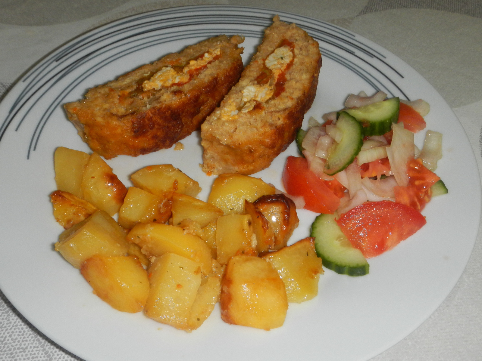 Punjena mesna rolada - Coolinarika