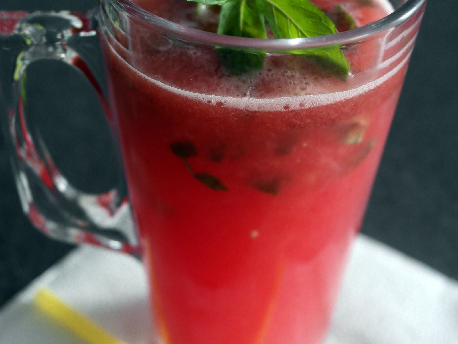 Voda sa lubenicom i mentom - Coolinarika