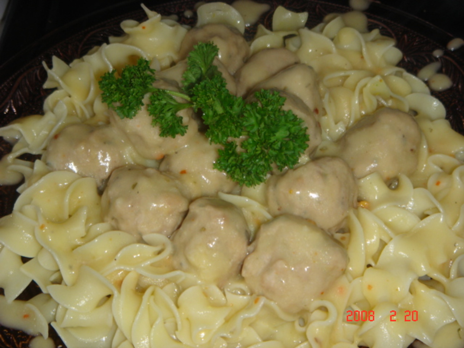 Jufke sa kofte u beli umak - Coolinarika