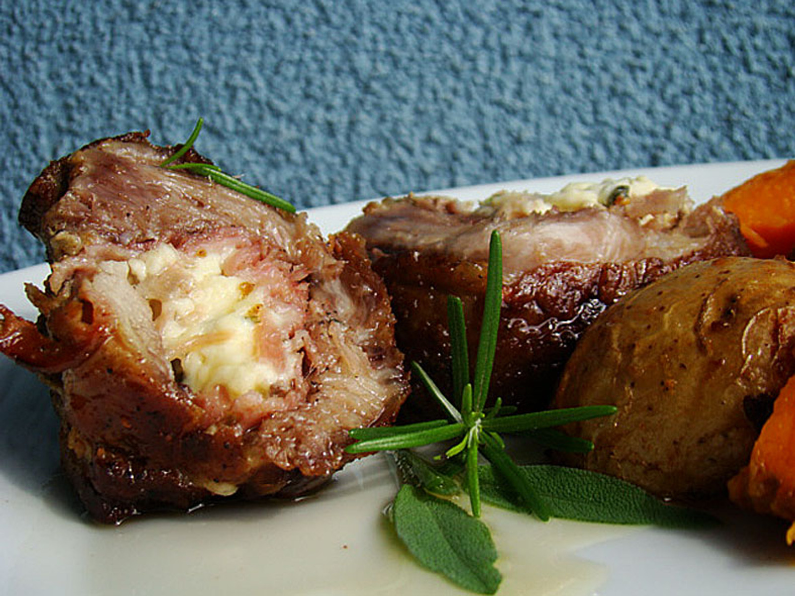 Pečena svinjska rolada Tamiflu nove generacije - Coolinarika