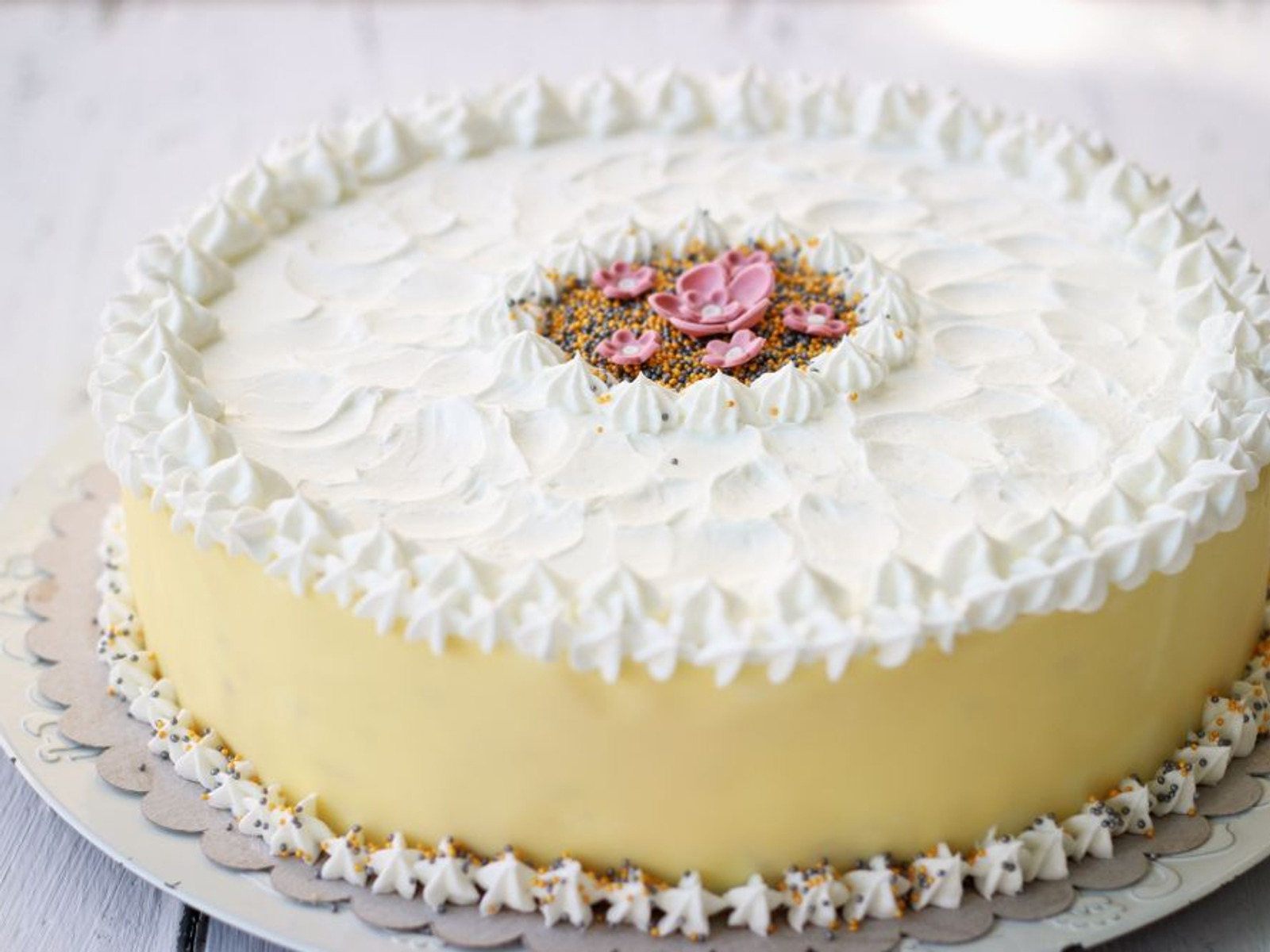 Parfe torta od lješnjaka i bijele čokolade - Coolinarika