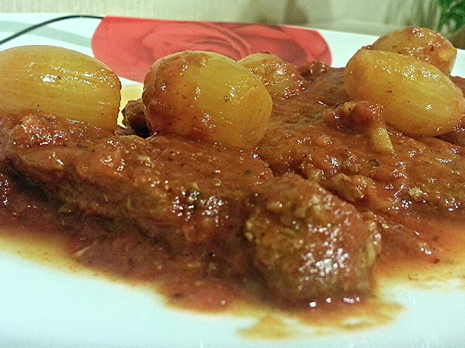 Juneće šnicle u umaku od paradajza - Coolinarika