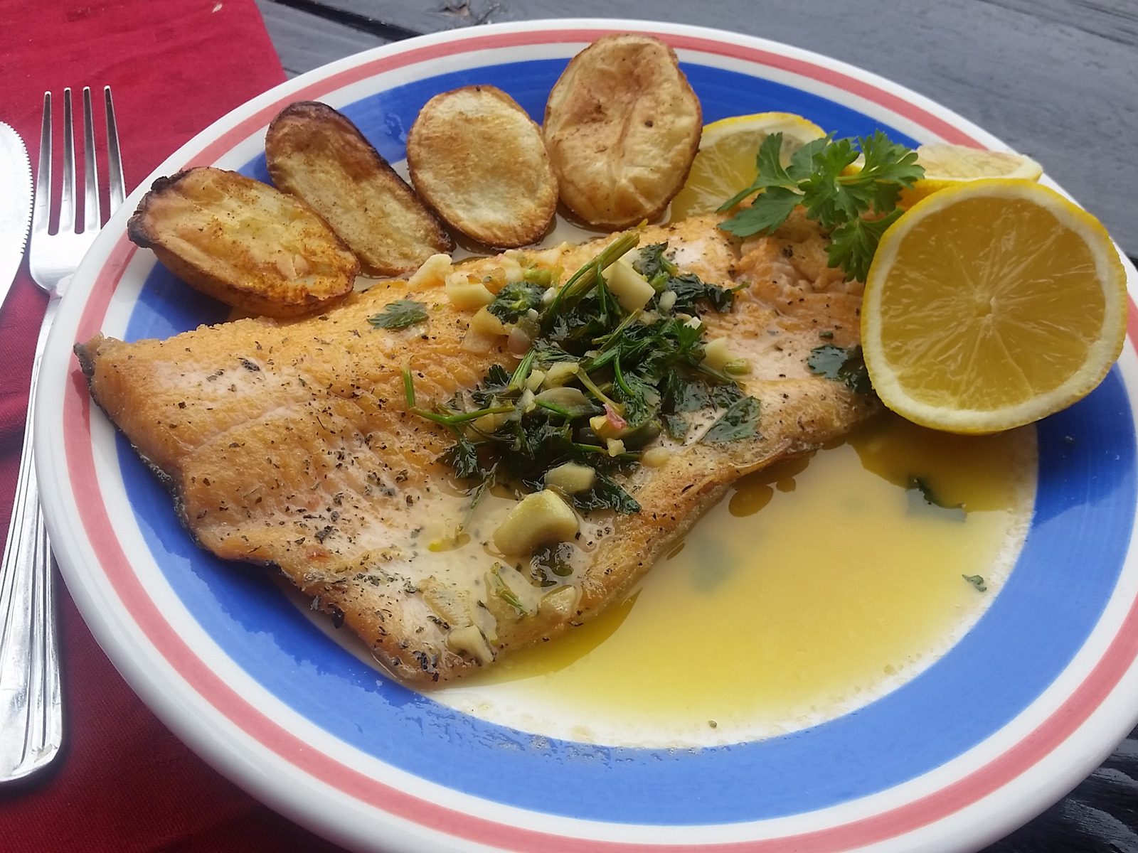 Fileti pastrve s dalmatnskim začinma - Coolinarika