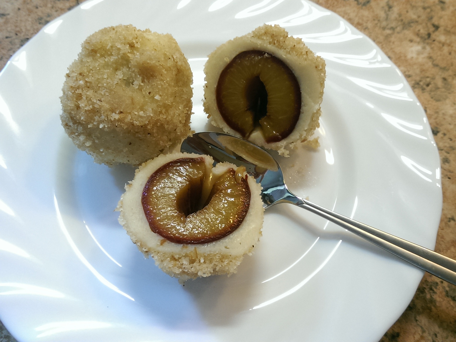 Brze knedle sa šljivama - Coolinarika