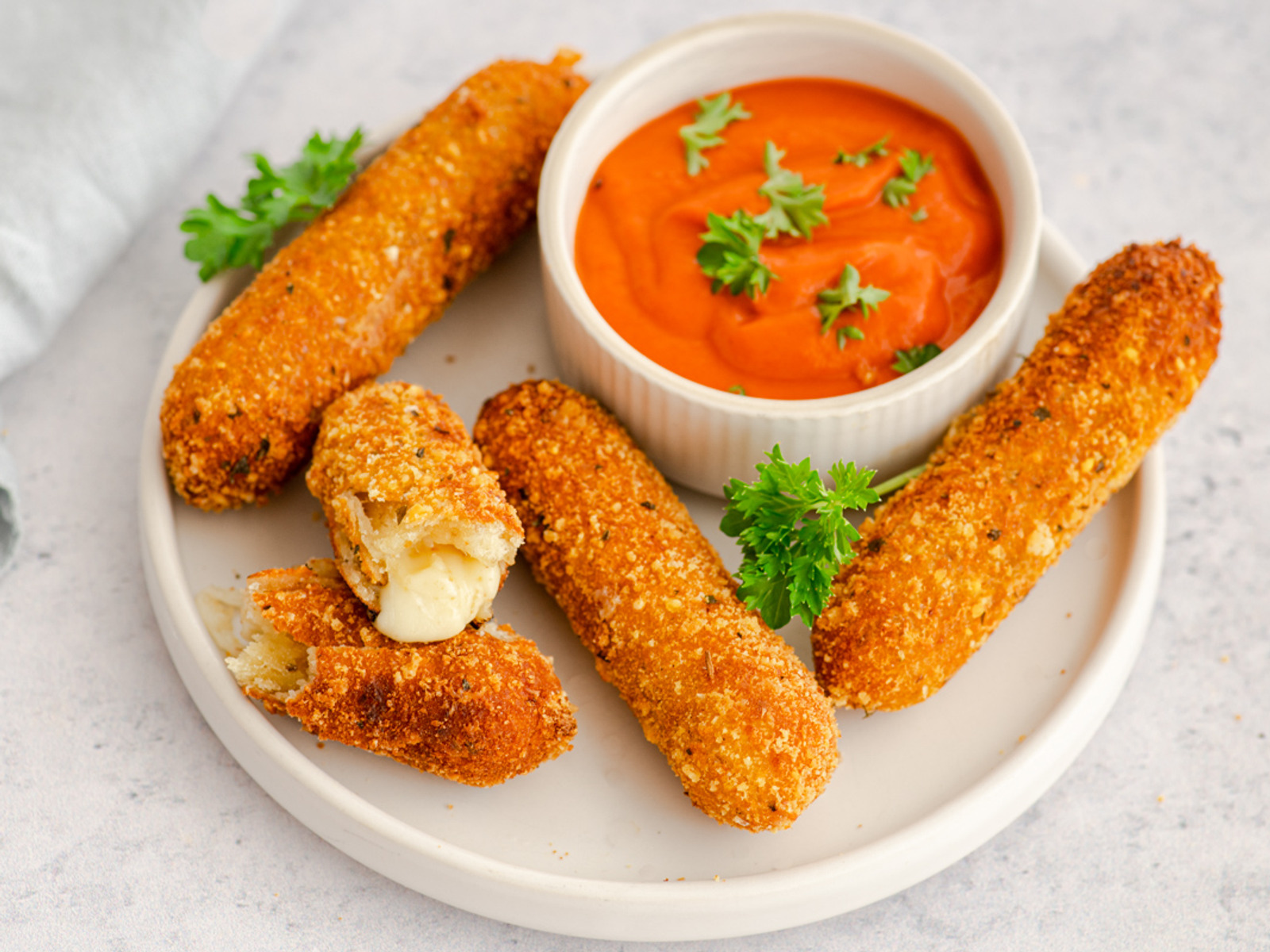 Pohani sir na štapiće u ZIK ZAK umaku - Coolinarika