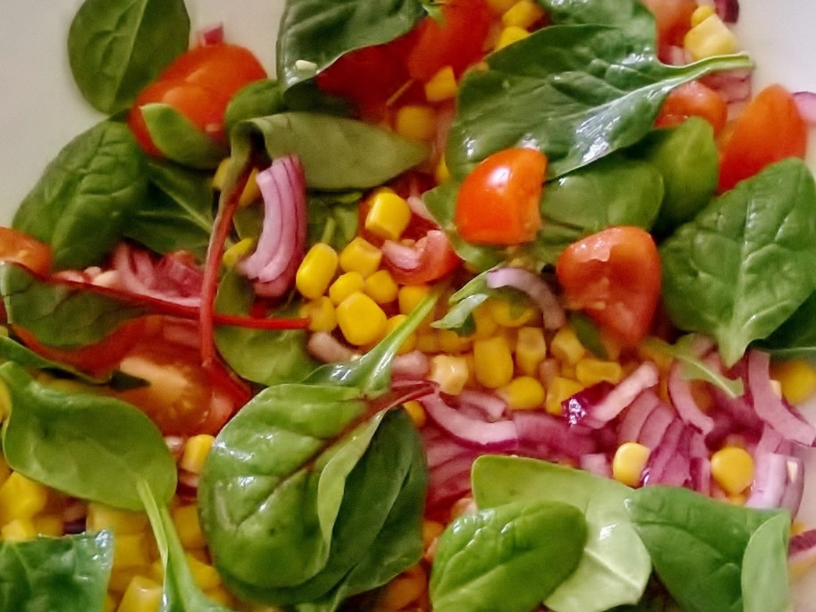 Vesela mala salatica (bez ulja) - Coolinarika