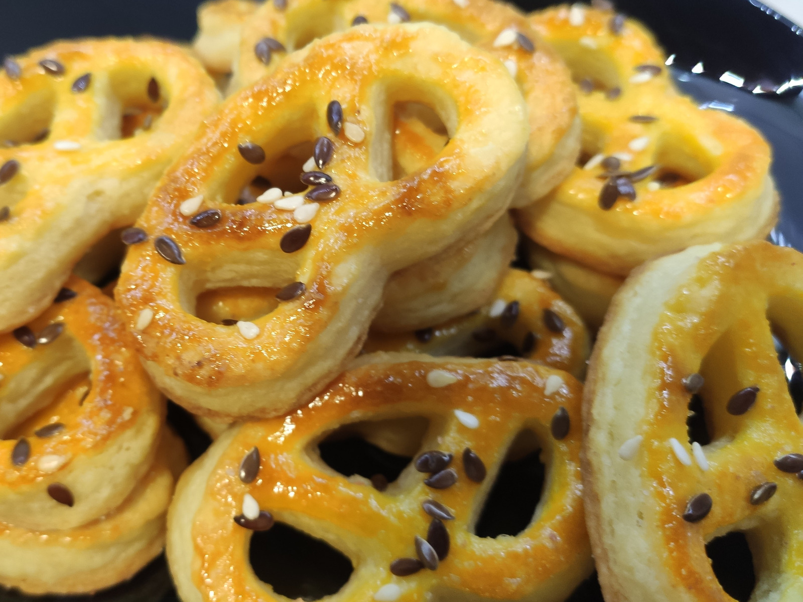 Slane perece sa sirom / slano pecivo - Coolinarika