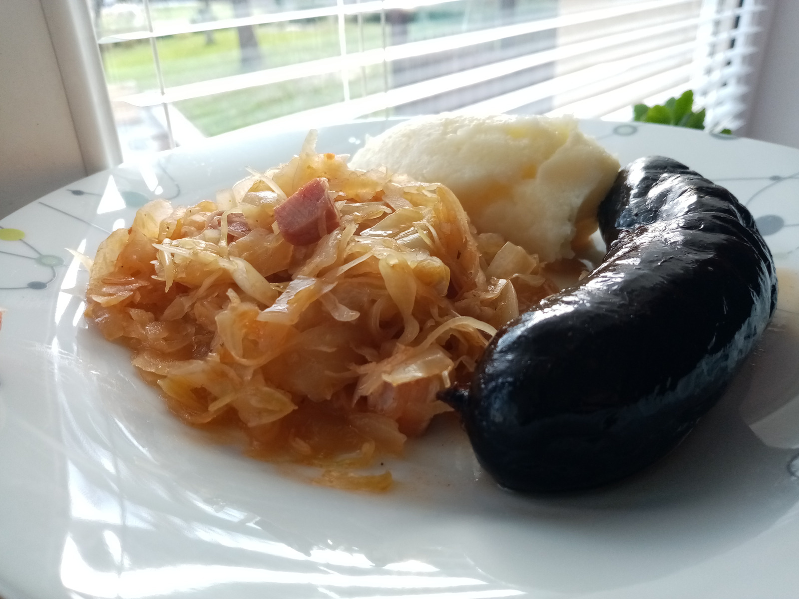 Krvavice sa kiselim zeljem - Coolinarika