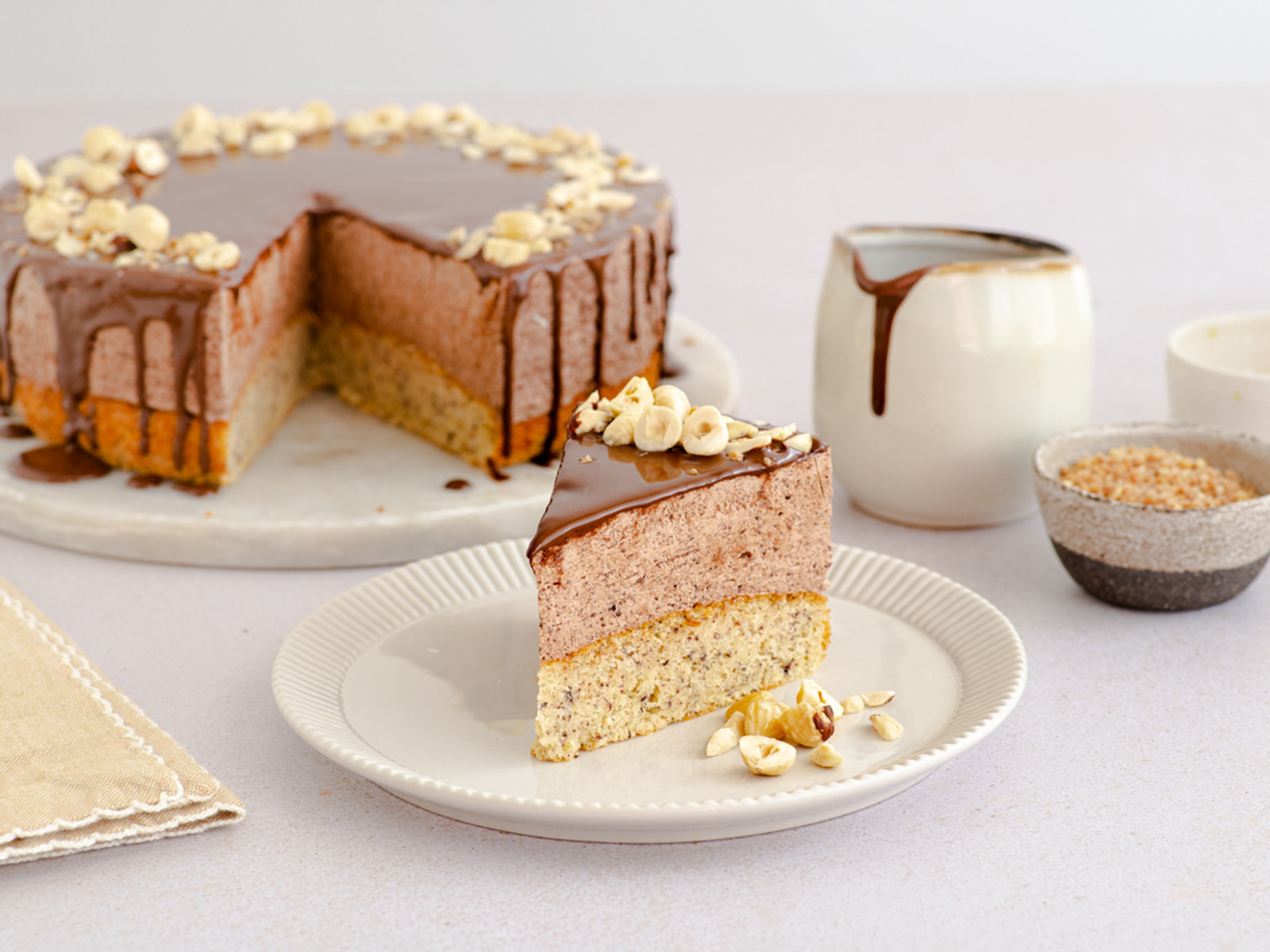 Čokoladna parfe torta s lješnjacima - Coolinarika