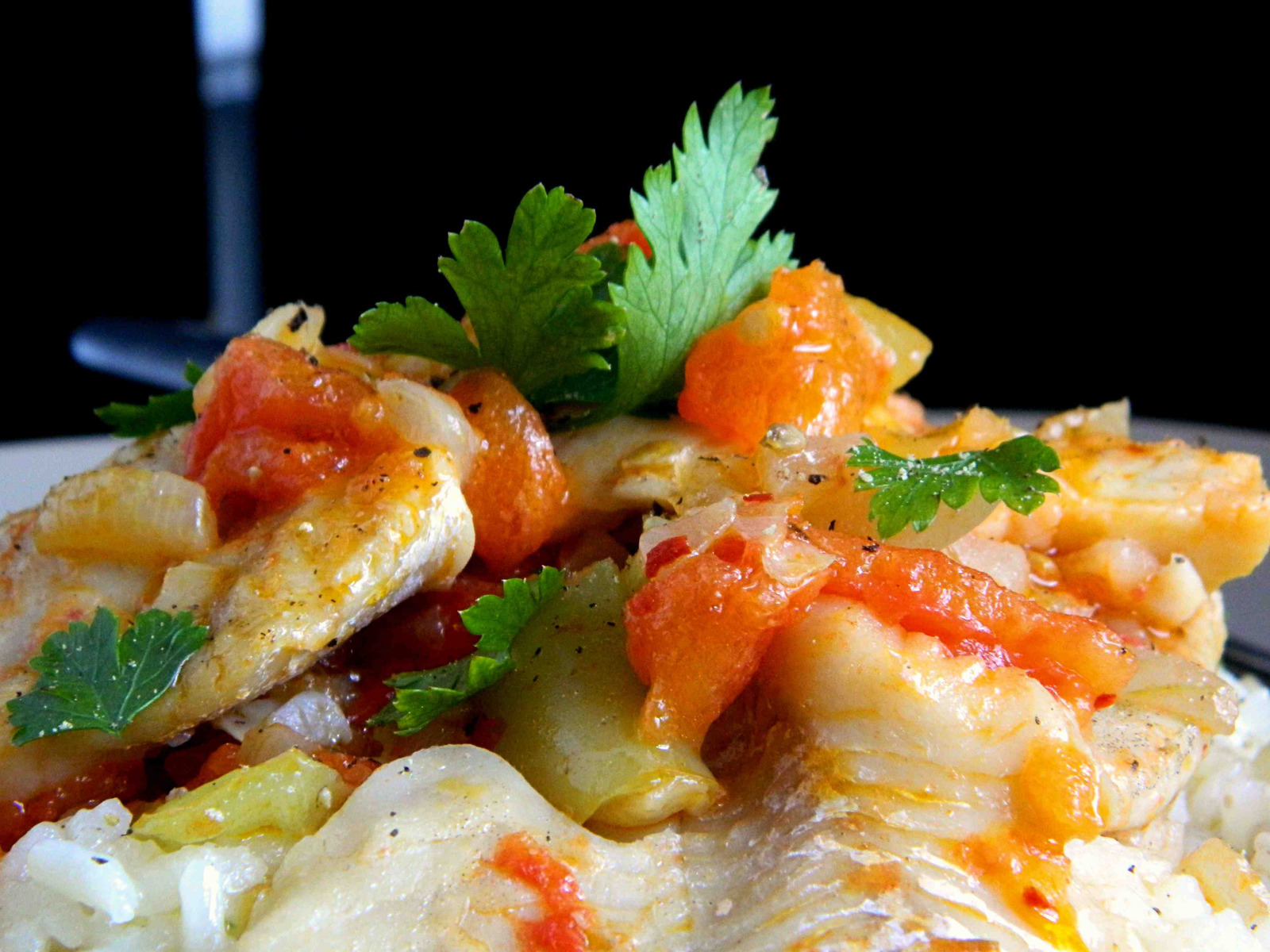 Pikantni riblji fileti u paradajzu - Coolinarika