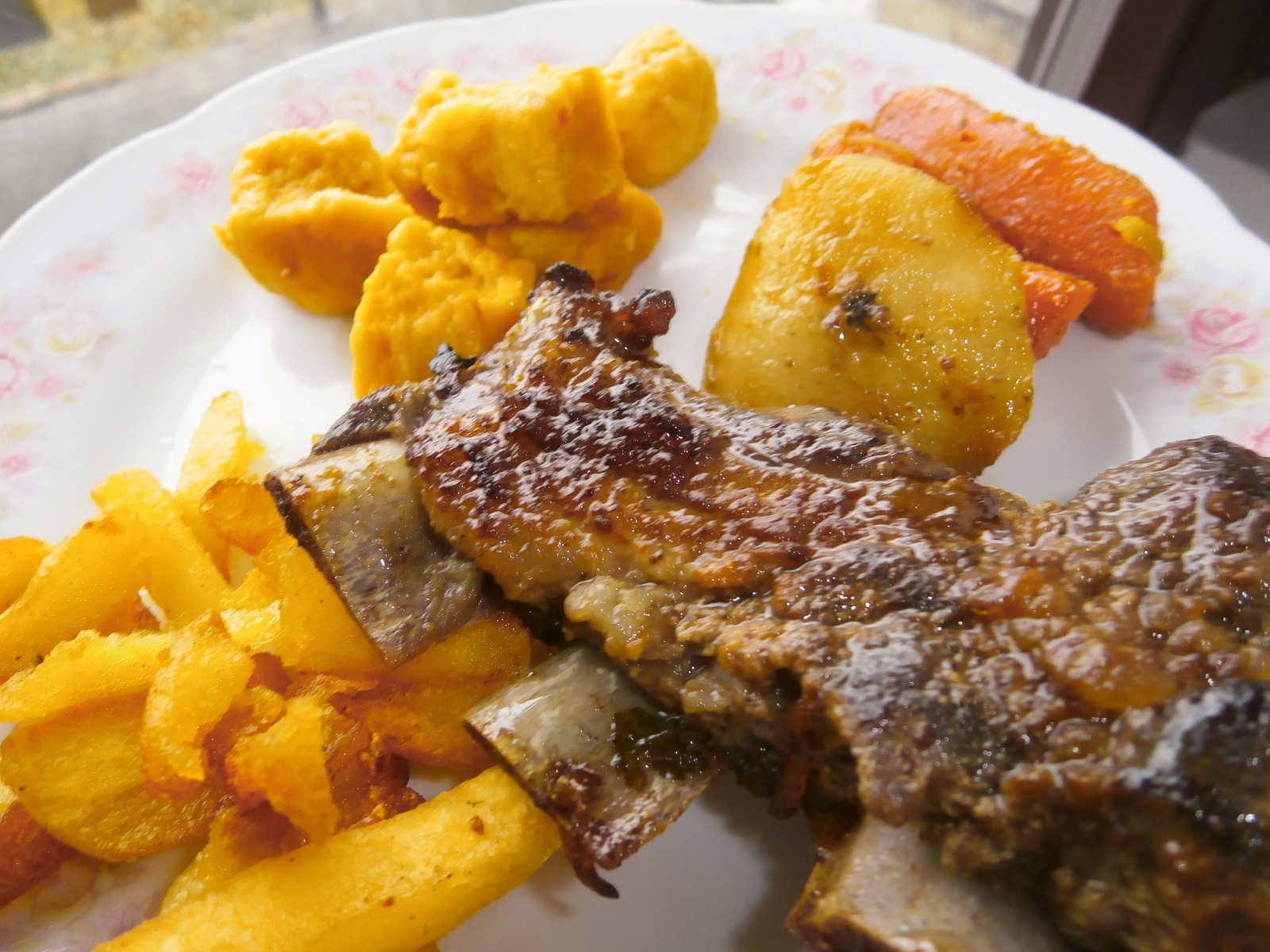 Pečena svinjska rebarca - Coolinarika