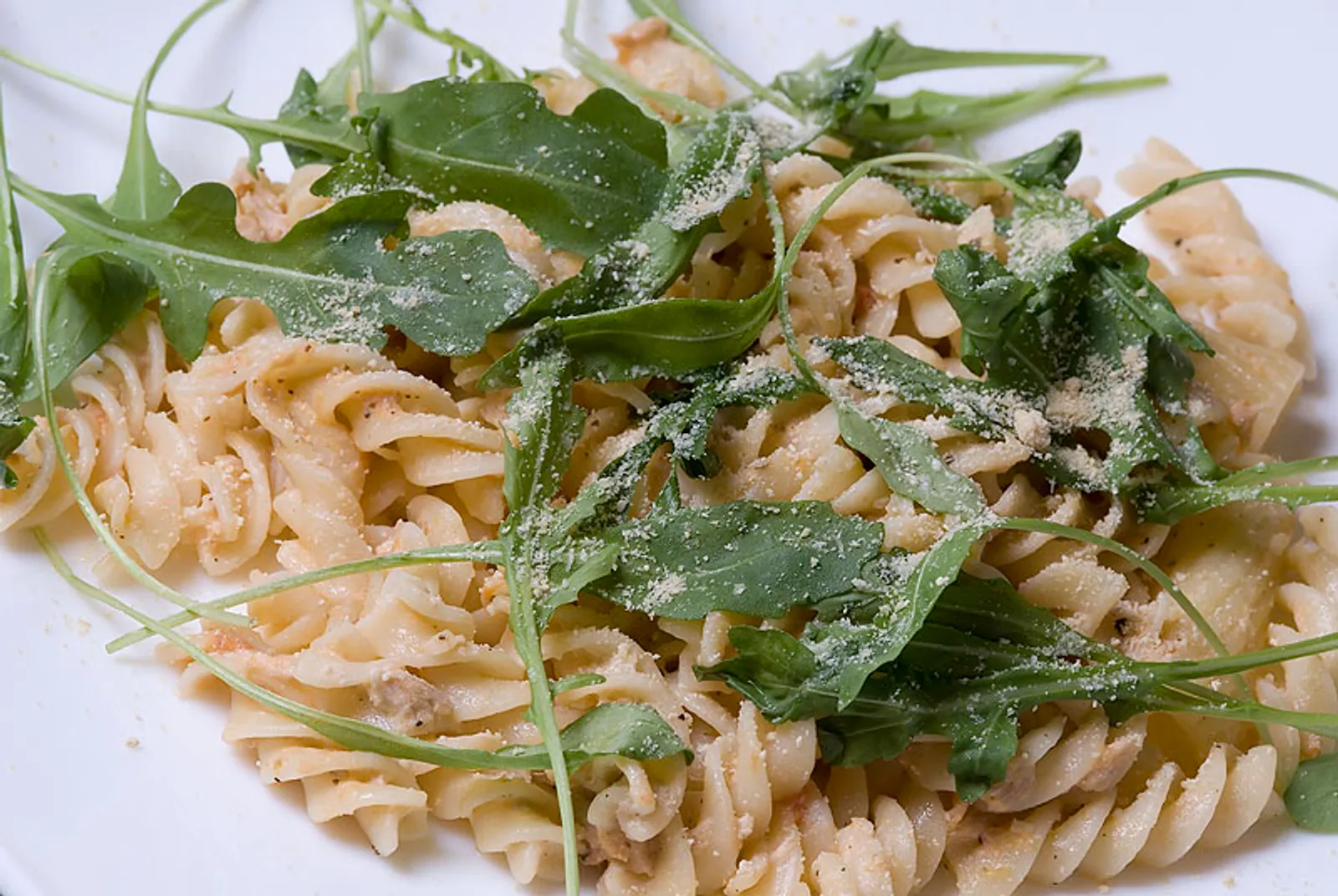 Fusilli con tono e rucola - Coolinarika