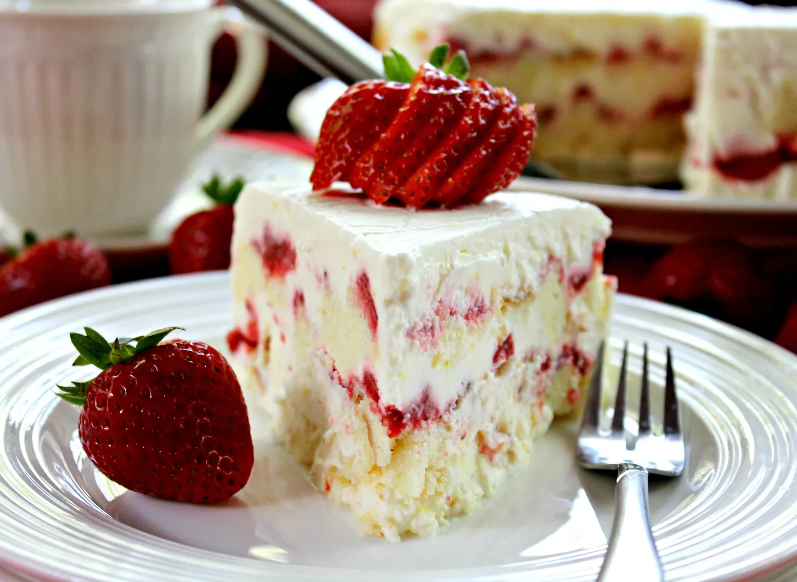 Strawberry layered pound cake... - Coolinarika